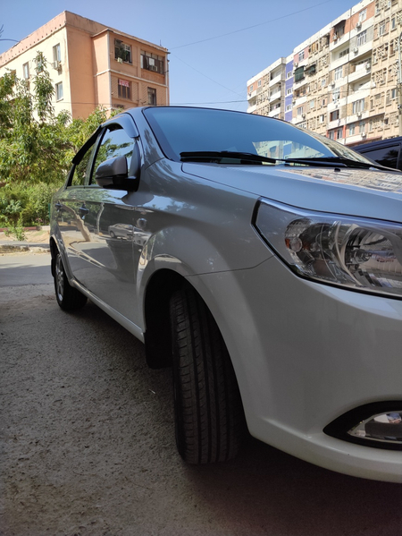 Nexsiya 3 2022 yil rangi oq