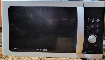 Продаётся микроволновая печь Samsung GE1072R/GE1072TR