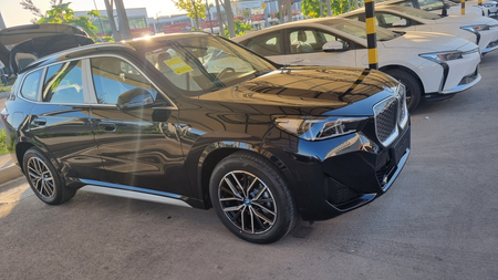 Bmw ix1, 2024 oq, qora