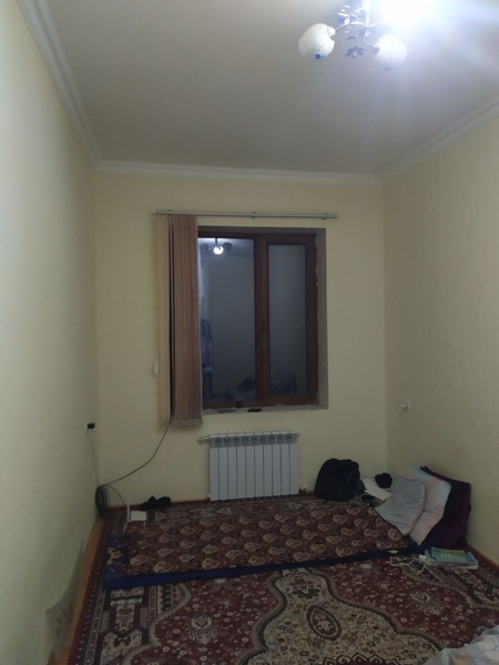 Sagdiana masjidni oldida 2 yoki 3 kishiga kvartira bor