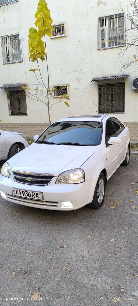 Chevrolet Lacetti 2013  avtomat