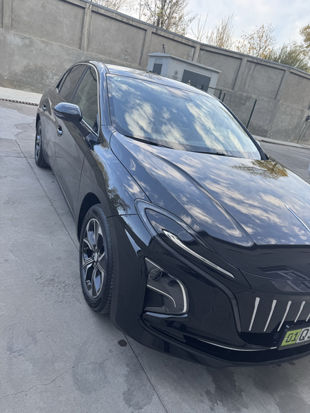 Hongqi Q-EM5 2024 arenda vikup yoki naxtka