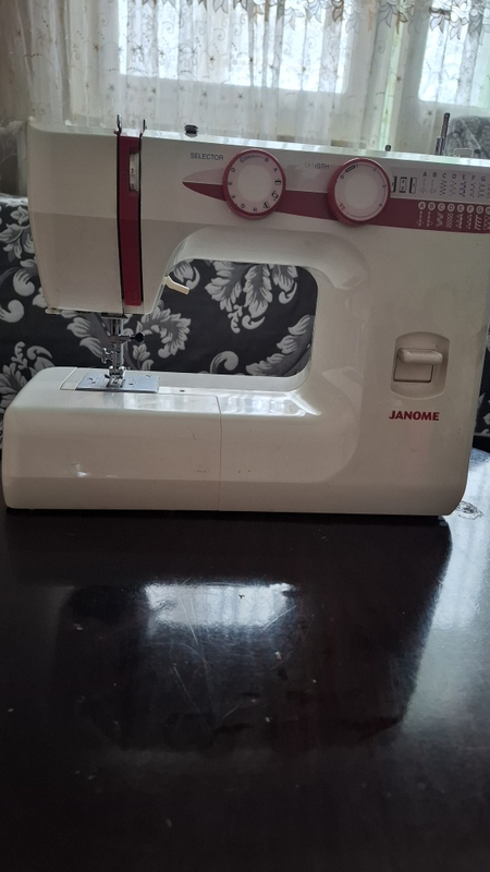 Швейная машина Janome.Модель 1014.