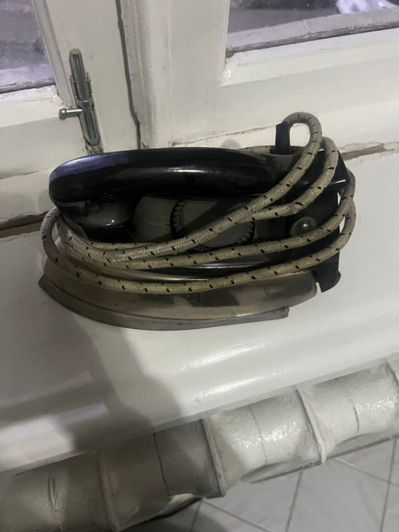 Срочно продам утюг