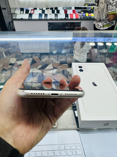 iPhone 11  64 gb white 100% batare