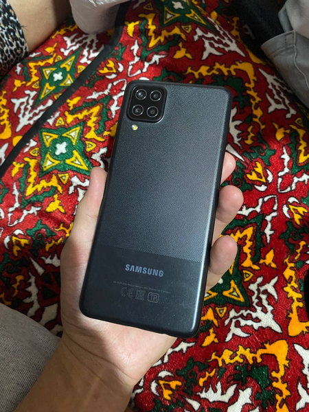 Samsung a12 4/64 gb