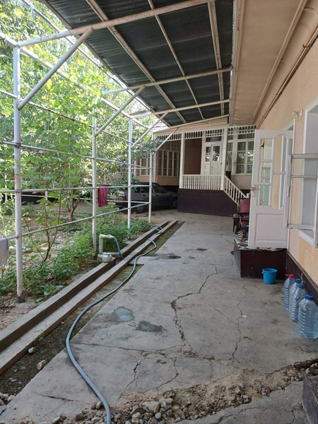 Shamsiobod (pobeda)da hovli sotiladi