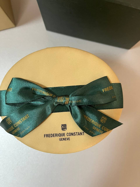 Часы Frederique Constant