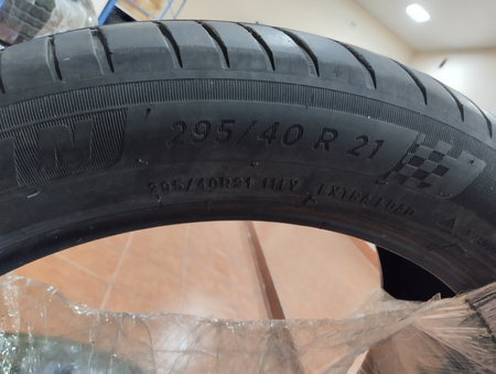 Michelin Pilot Sport 4 Suv 295/40 R21