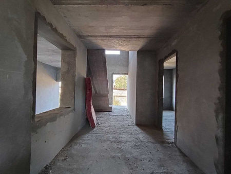 Продаются 2-е трёхуровневые коробки в Яшнабадском районе ( Олмос).