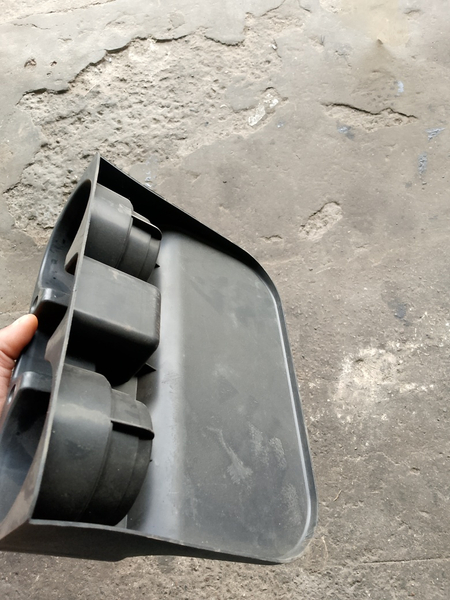 Avtomobil un universal organayzer bar