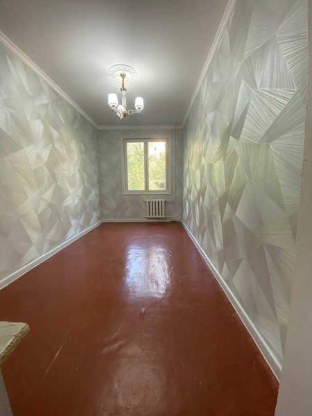Продается 3-ех комнатная 75m2 74.000$ ориентир метро чиланзар.ZA010