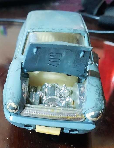 Модель 1/43 автомобиля Форд-Консул-Кортина