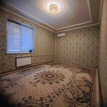 Продается квартира. 2-х переделанная на 3-х комнатную. Янги Хаёт.