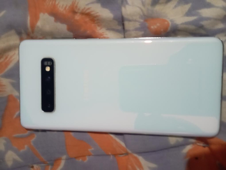 Samsung s10+  xolati yaxshi