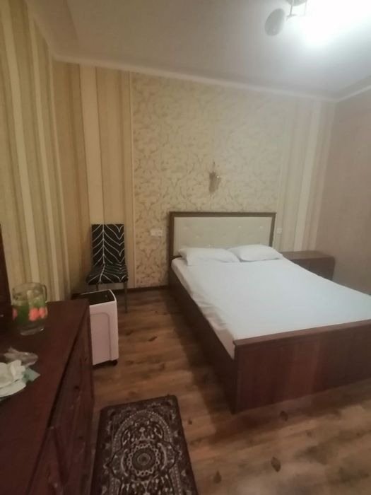 Mehmonxona hostel kunlik  xonalar bor