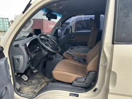KIA BONGO 3 full option
