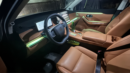 Leapmotor C10 qora