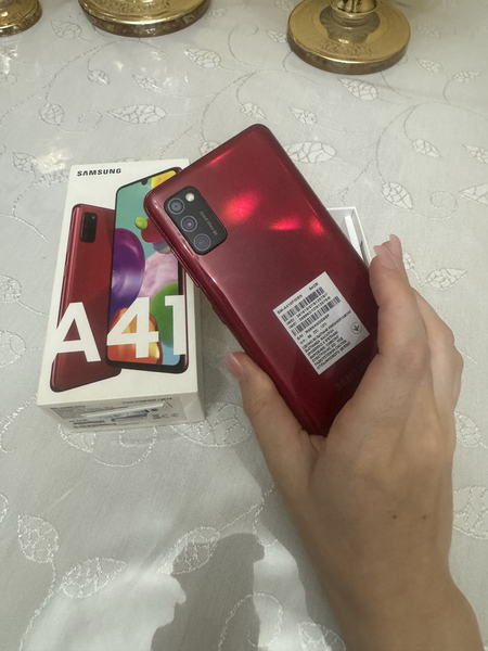 Samsung A 41  kak noviy