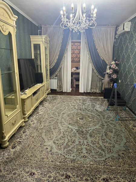 Срочно прадайутса квартера Максим гурки