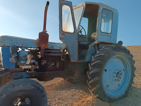 28 traktor tilichka