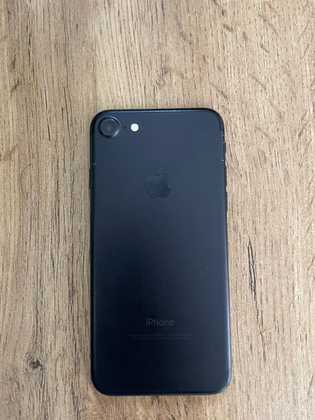 iPhone 7 32 gg ишлаб турган айби йок