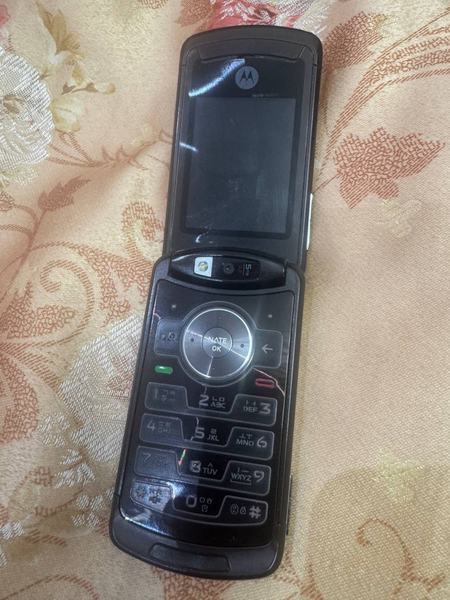 Продаётся Motorola V13 в хорошем состоянии.