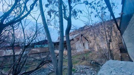 6.6 сотикли ховли (ер) сотилади Дехкон куча