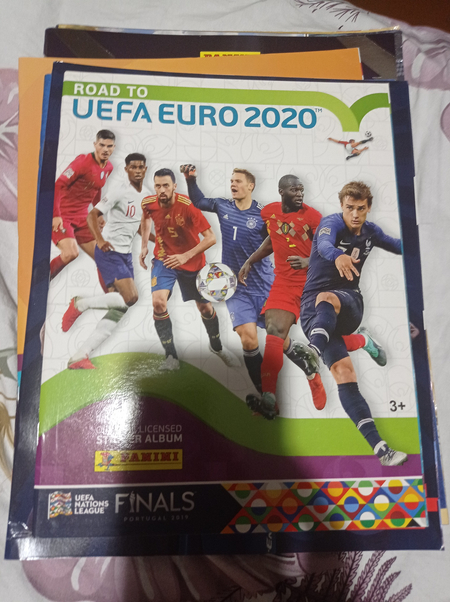 альбомы для наклеек Panini