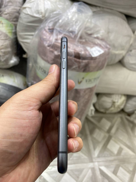 Iphone 11 sotiladi