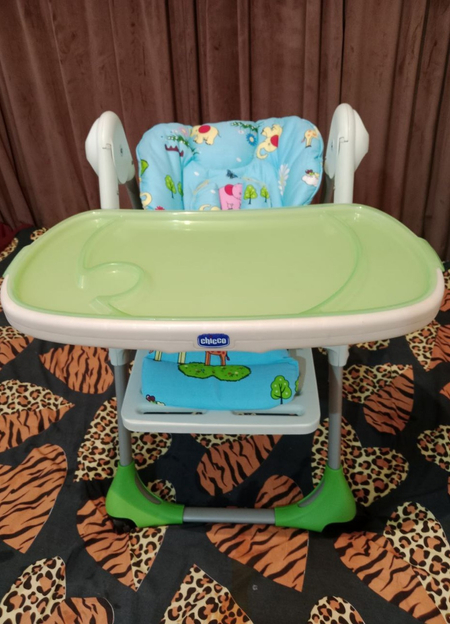 Стульчик для кормления Chicco.
