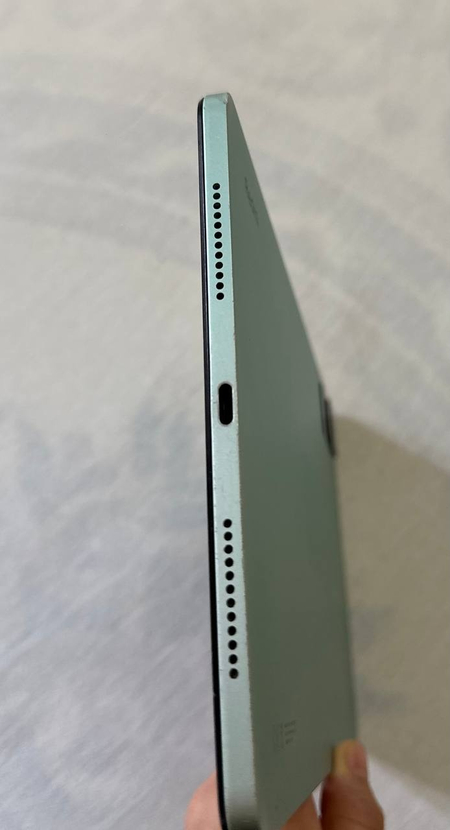 Redmi pad 6 birdona aybi bor tepasida biroz pachoq bõlgan
