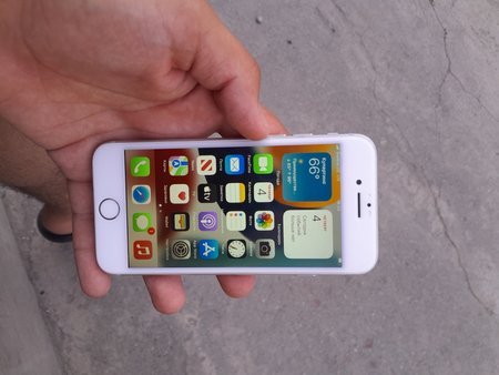 Iphone 7 с гарантию