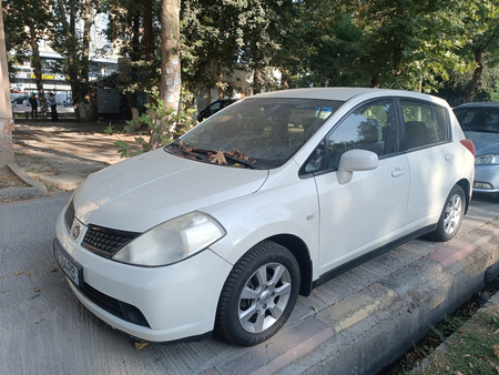 Продаю Nissan tida