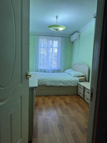 Продам квартиру 2/4/5/50м2 ЦУМ Голубые Купола метро КОСМОНАВТЫ