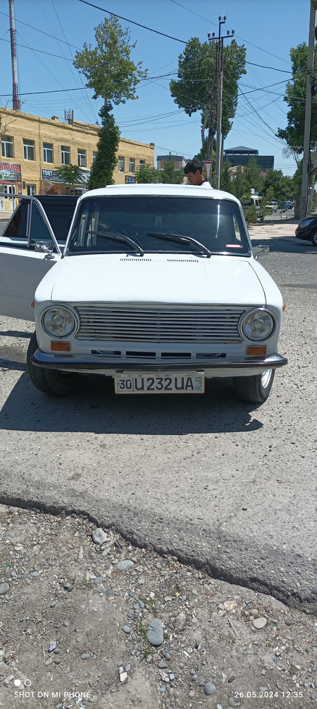 Автомобиль 21011