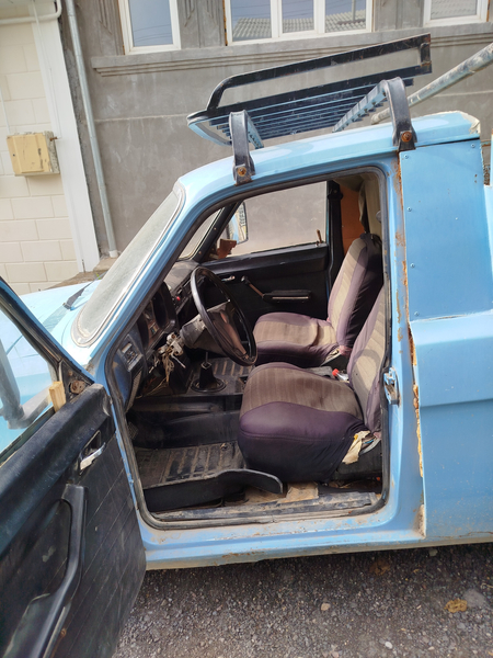Volga 2410 Pikap