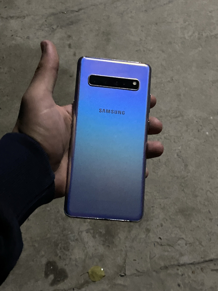 Samsung S10+ 5G .