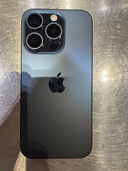 Iphone 15 pro yengide ideal 128gb
