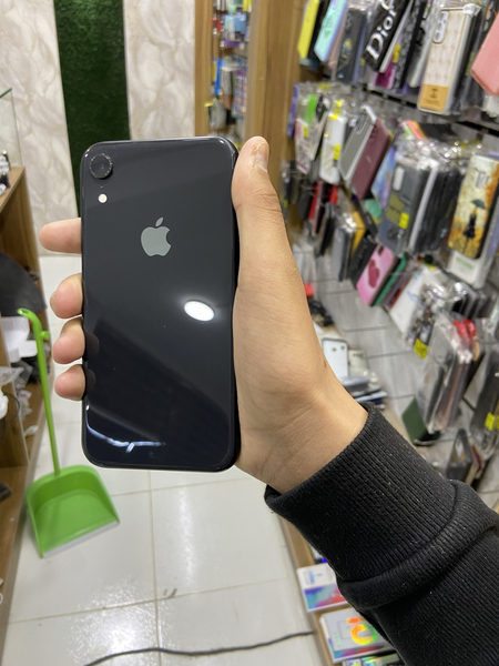 iPhone Xr sotiladi
