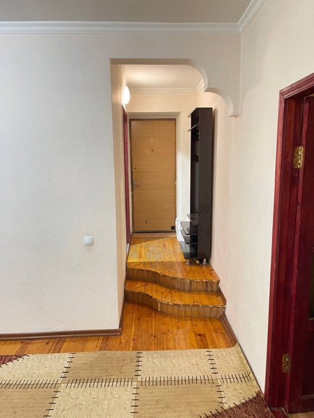 Яккасарай 2/1/4 Продается балкон 2*6