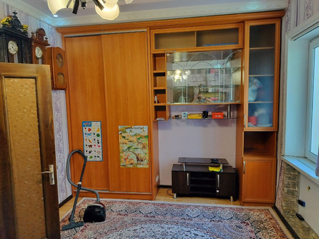 Продается 2х комнатная квартира около парка Бобура