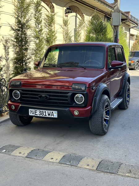 Niva srochna sotiladi