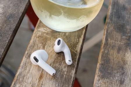 Airpods 4,Dubai version