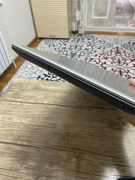 Lenovo. Ram 4gb.   Pamit 1tr