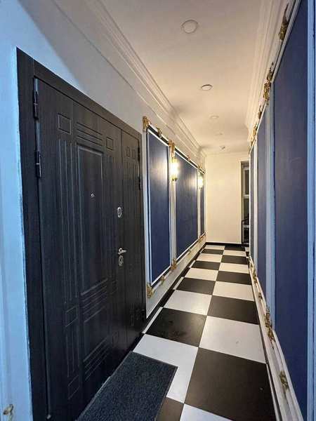 Golden Haus.JK Grindvich. 2/4/8. 60m2.