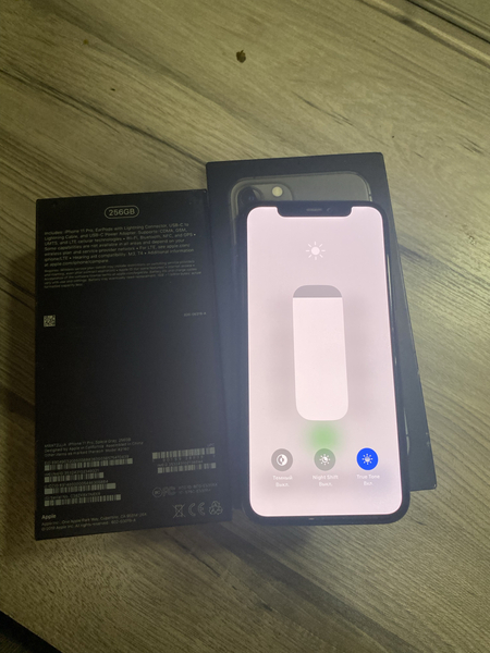 Iphone 11 pro в отличном состоянии
