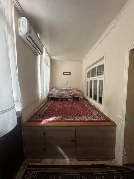 Ibn sino 1 2/1/5 uy sotiladi