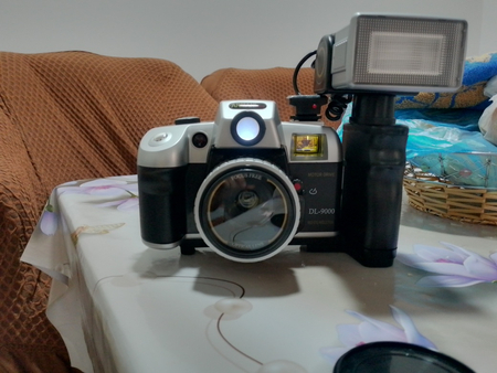 Camera Armani sotiladi