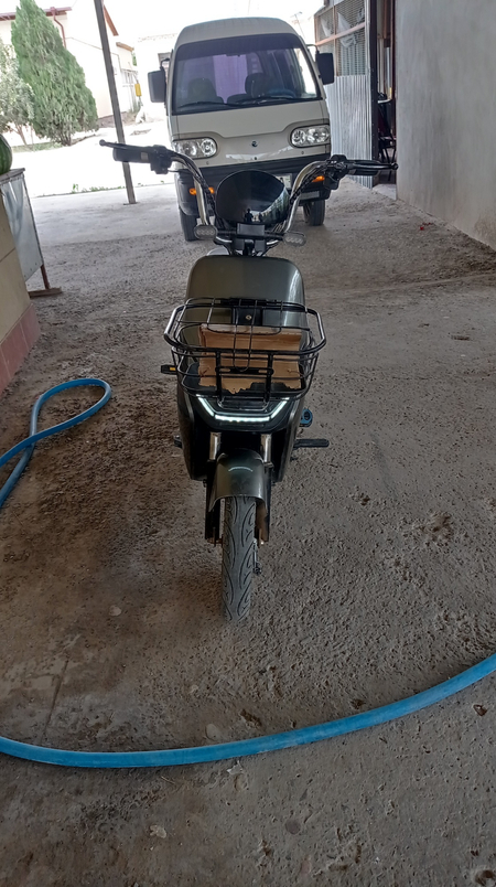 Elektro skuter sotiladi